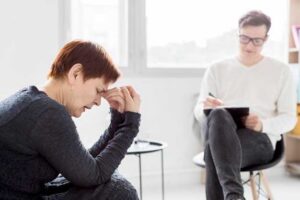 Can a therapist diagnose depression